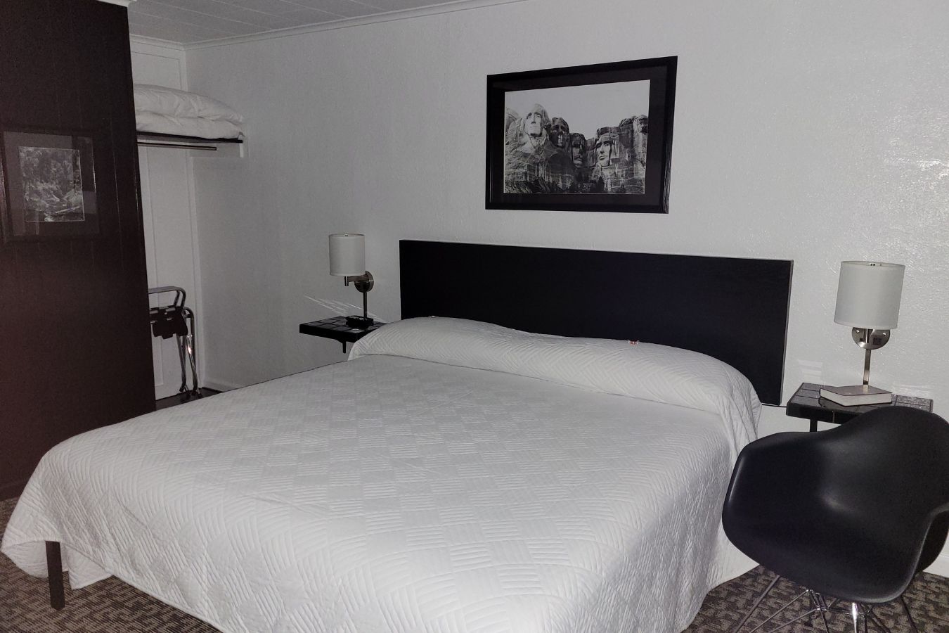 Book Your Room With Rocket Motel | Rocket Motel | Custer, SD